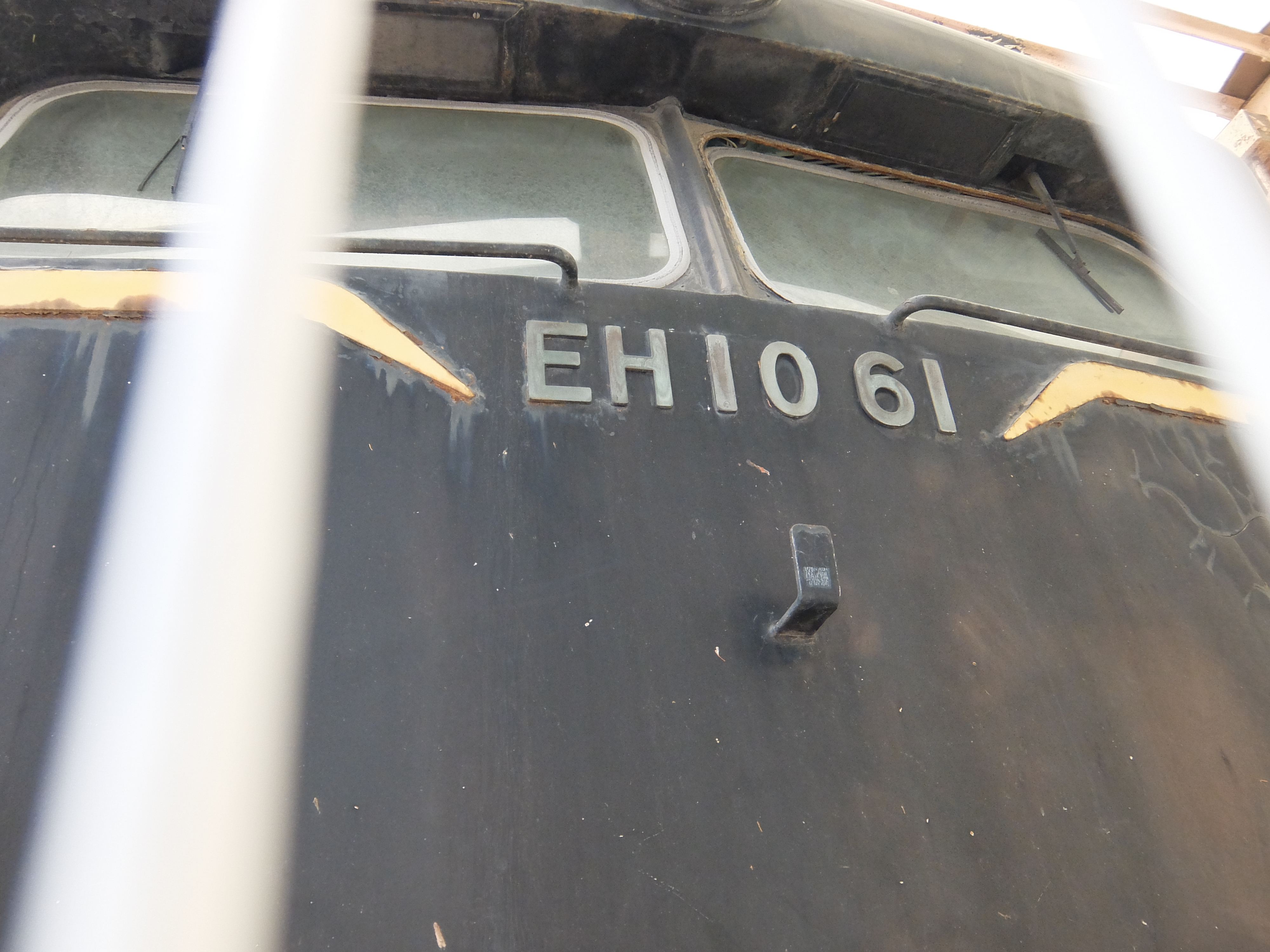 【EH10 61号機】公園の片隅に眠る電気機関車・・・実は国鉄史上最大級の電気機関車【マンモス】 | 椿ティドットコム